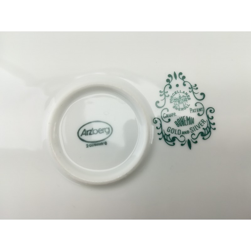 PLATO PORCELANA SNEROLL BOHEMIA DECORADO EN ORO Y PLATA