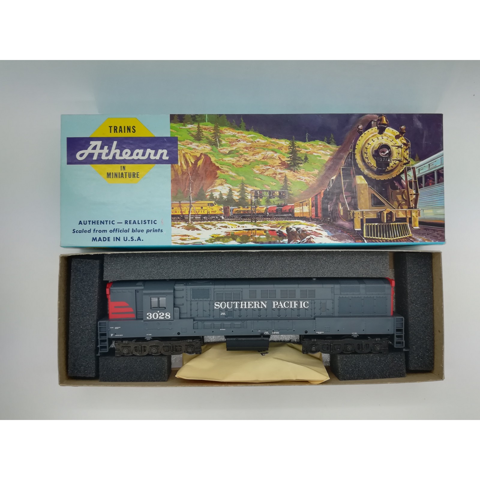 TREN TRAINMASTER PWR SP SOUTHERN PACIFIC 3028 ATHEARN ESCALA HO