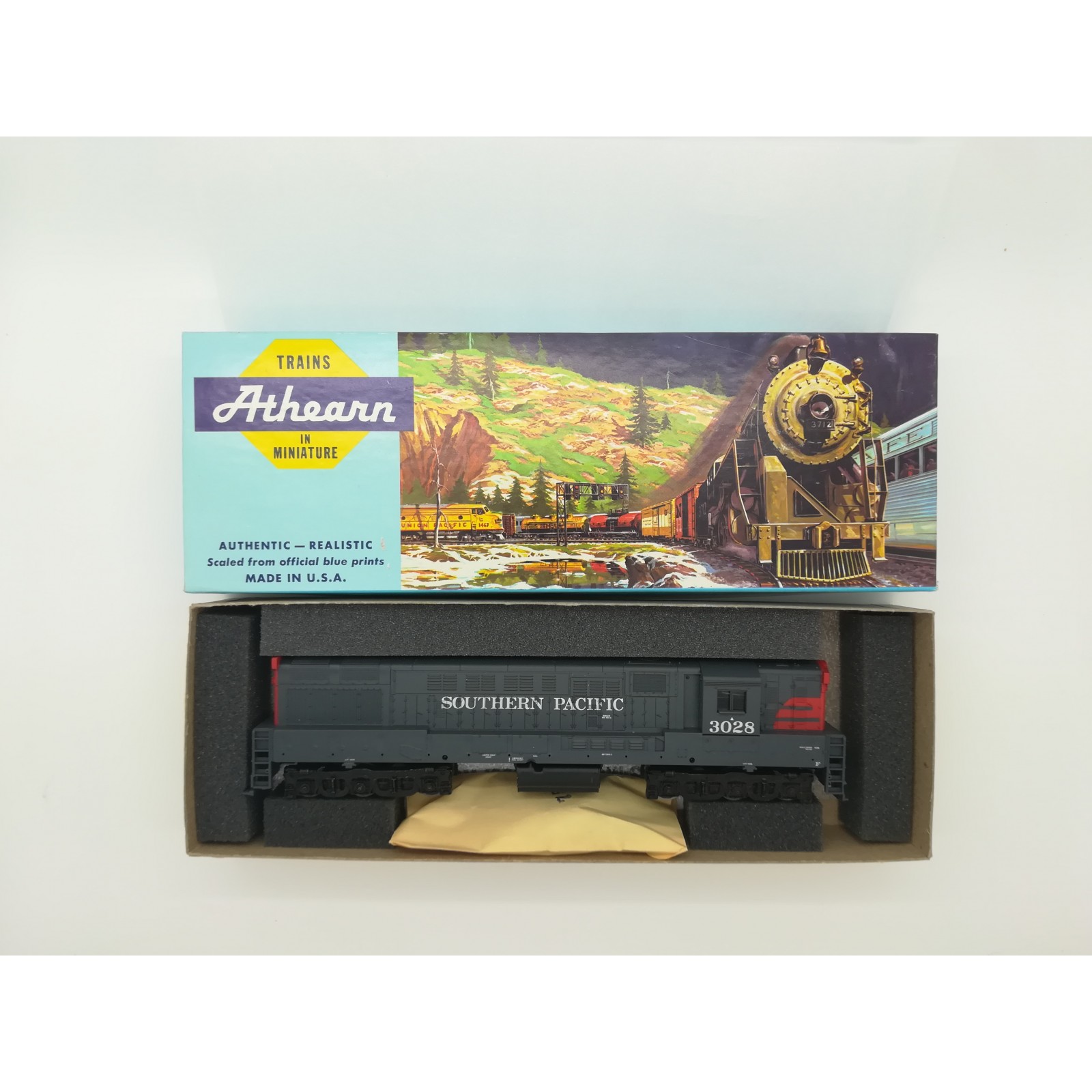 TREN TRAINMASTER PWR SP SOUTHERN PACIFIC 3028 ATHEARN ESCALA HO
