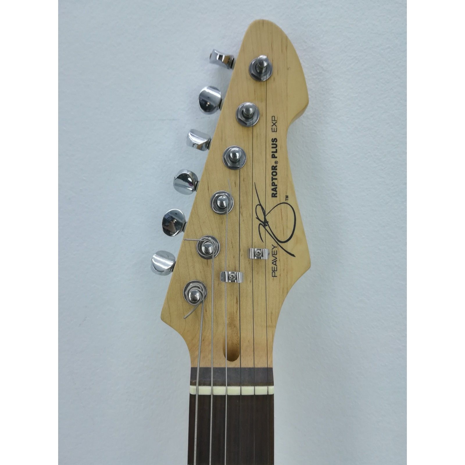 Guitarra Eléctrica Peavey Raptor Plus EXP SBT Sunburst