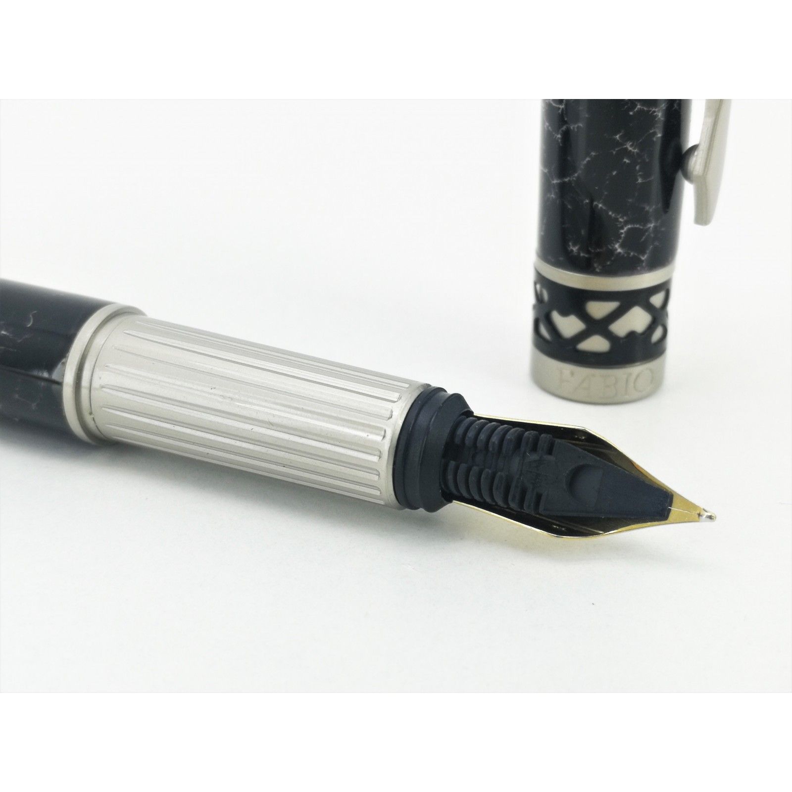 Set pluma estilográfica y bolígrafo FABIO ZANNI con estuche seminuevo