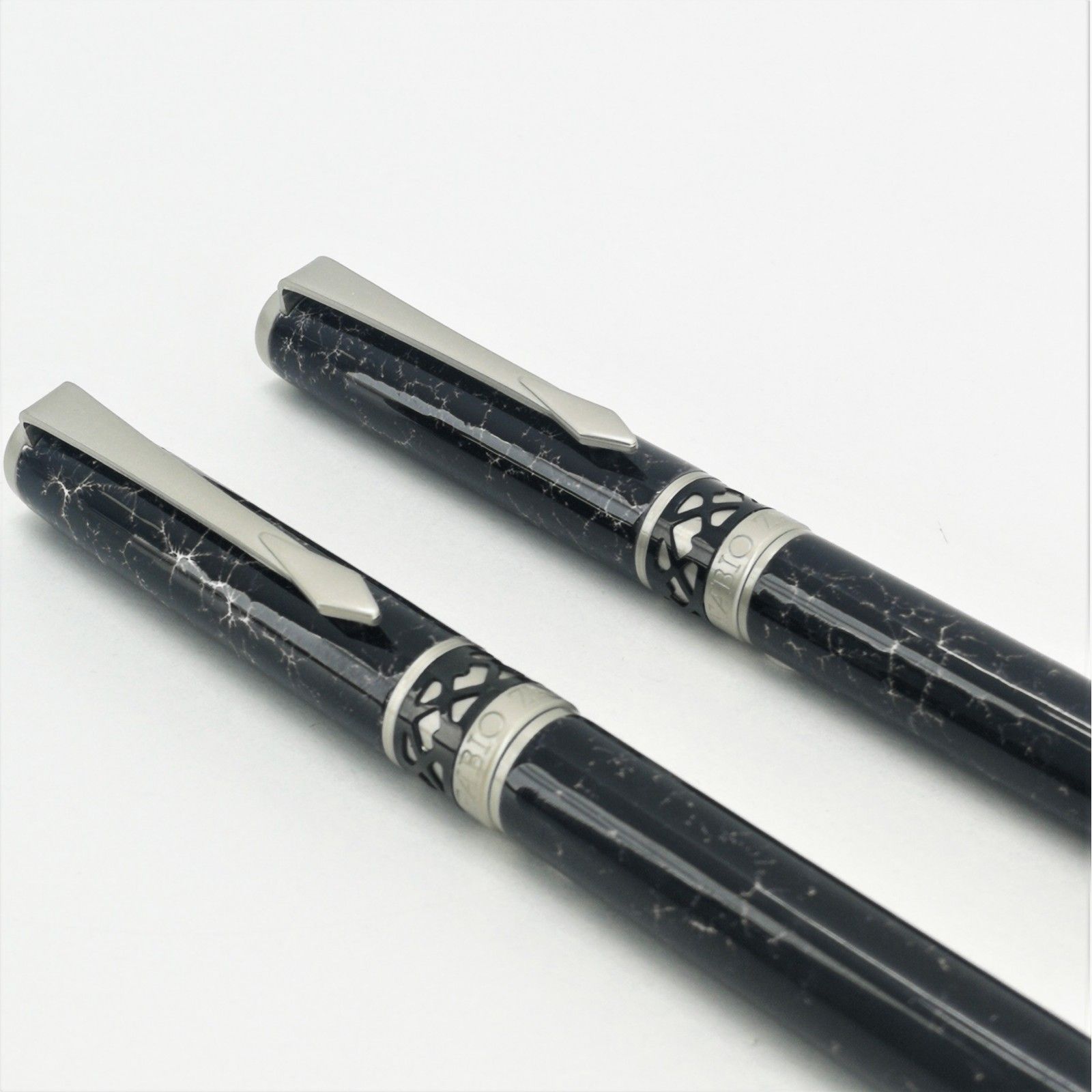 Set pluma estilográfica y bolígrafo FABIO ZANNI con estuche seminuevo