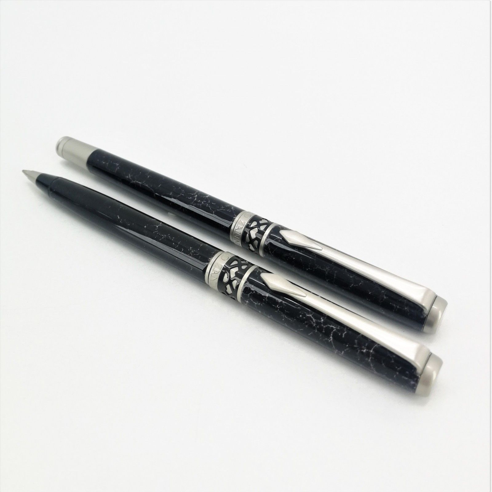 Set pluma estilográfica y bolígrafo FABIO ZANNI con estuche seminuevo