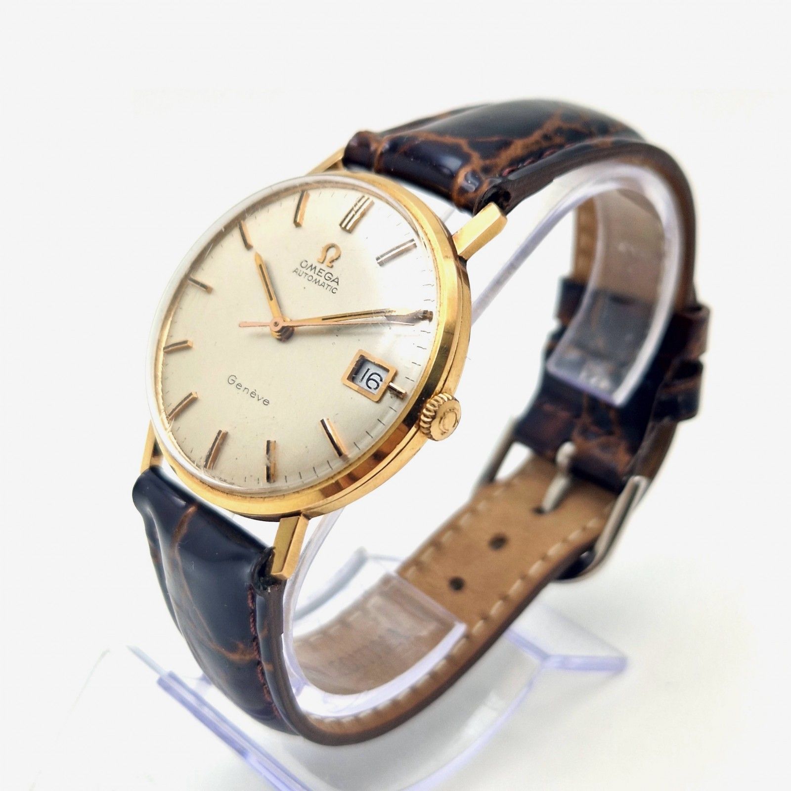 Reloj automático Omega de oro 18kt calibre 565 33mm de segunda mano