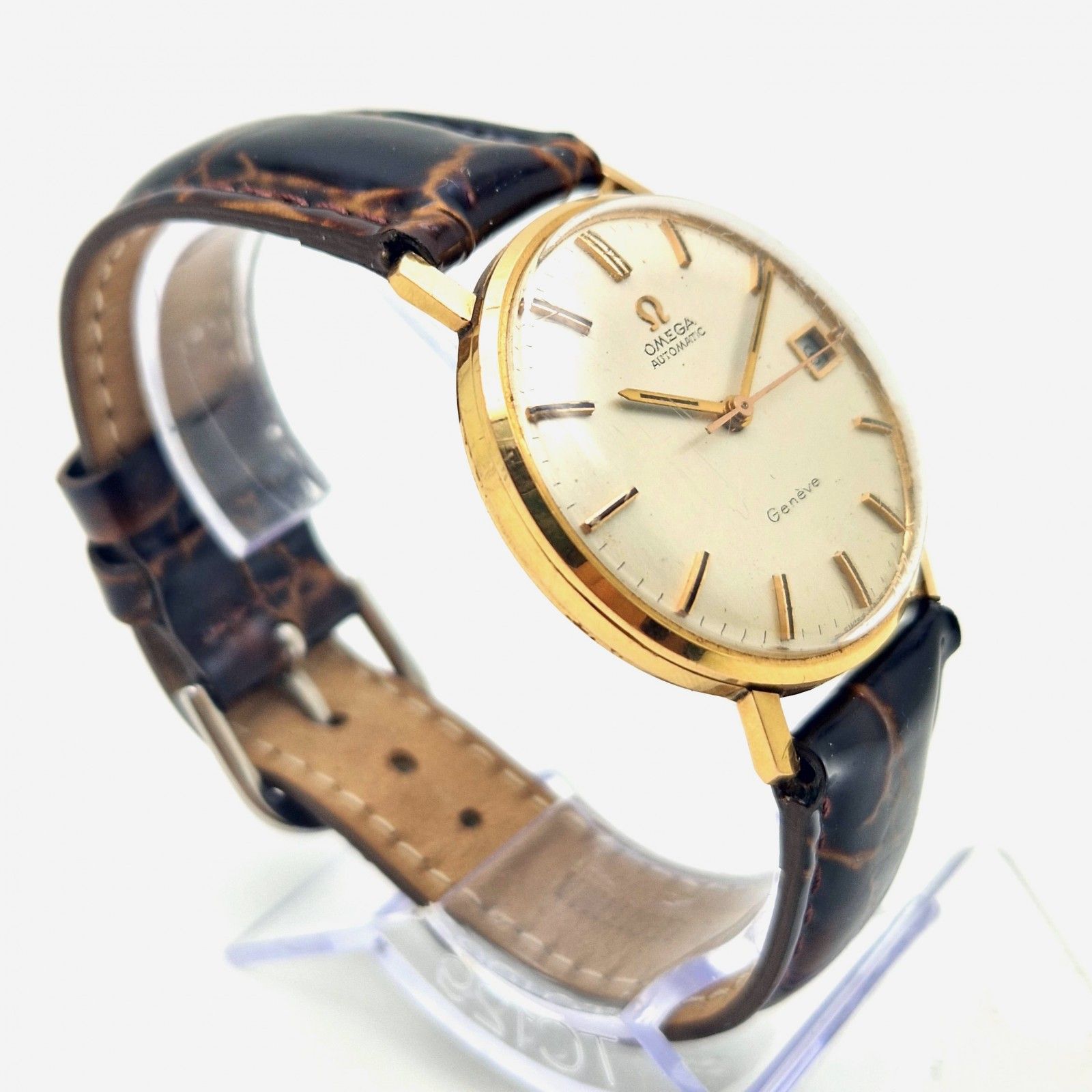 Reloj automático Omega de oro 18kt calibre 565 33mm de segunda mano