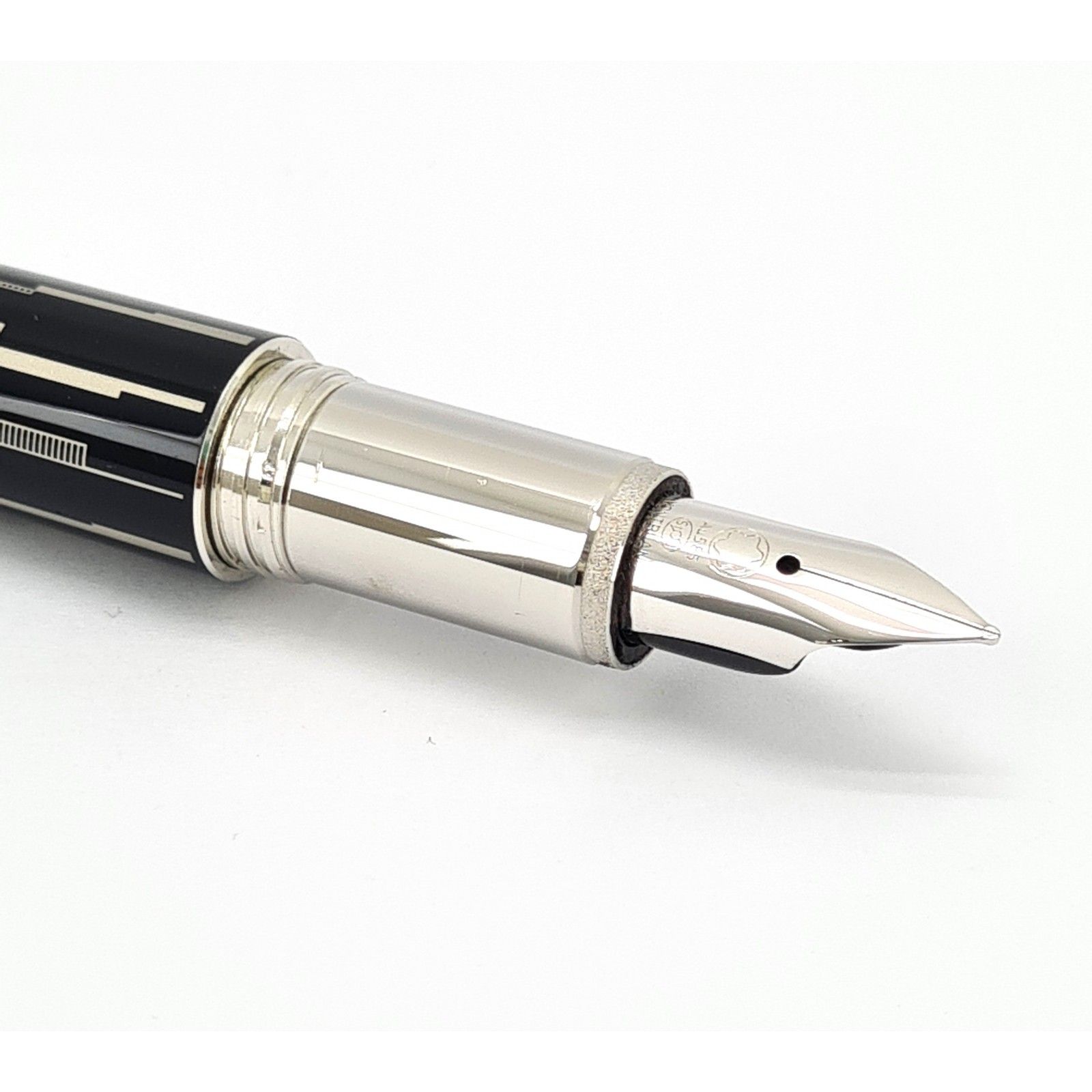 Pluma estilográfica MONTBLANC Starwalker Black Mystery Line