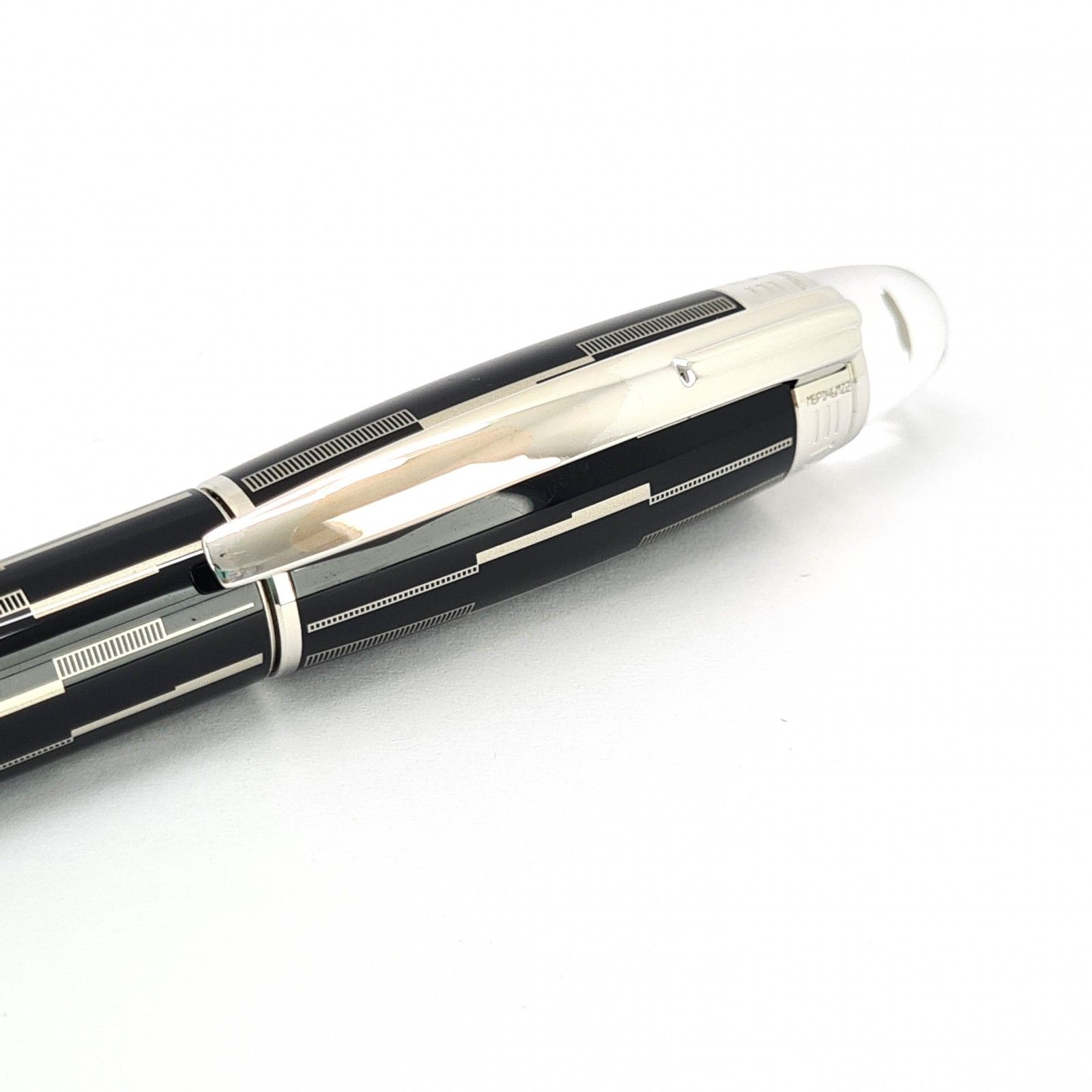 Pluma estilográfica MONTBLANC Starwalker Black Mystery Line
